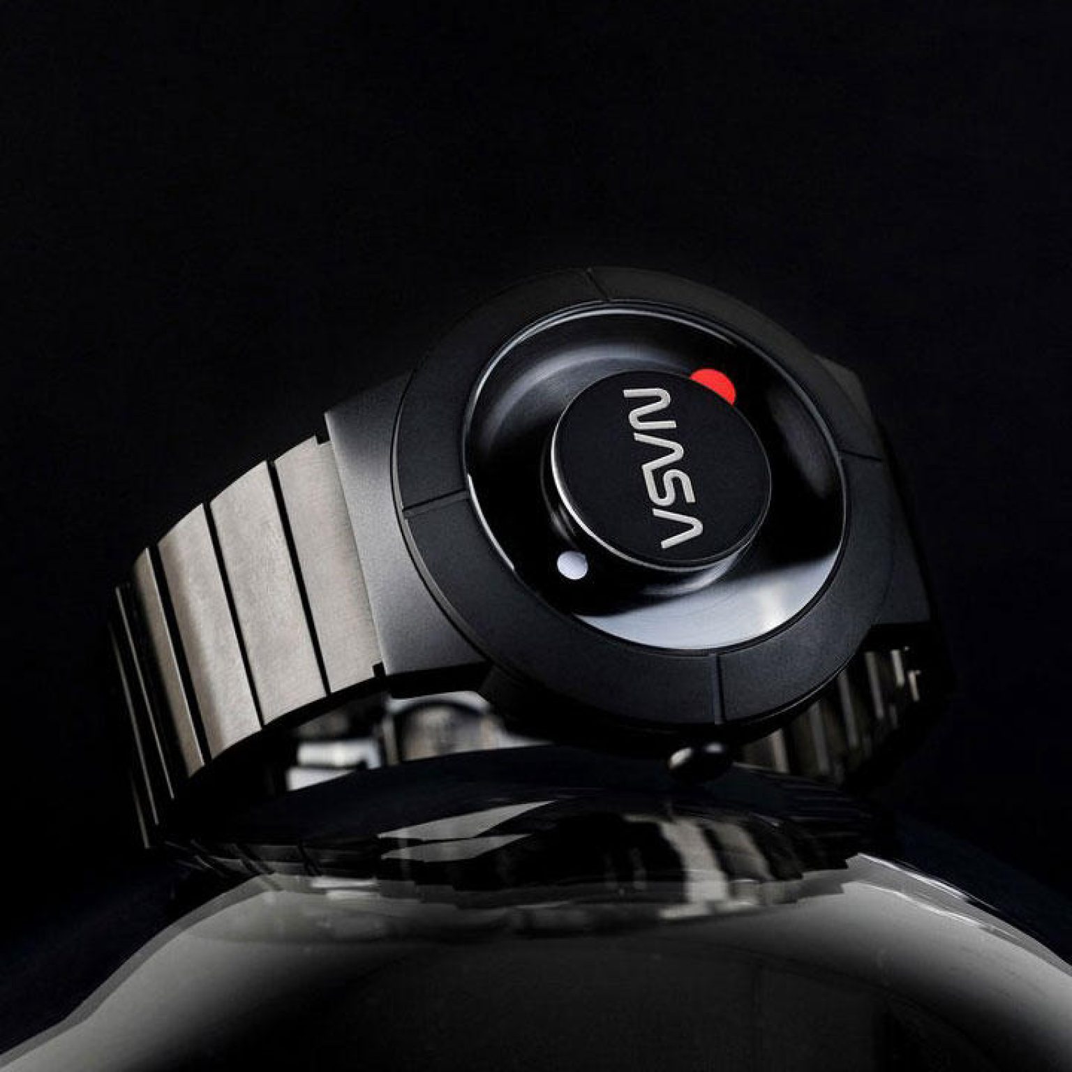 The Space Watch is a Timepiece Honoring The Father of The NASA Design ...
