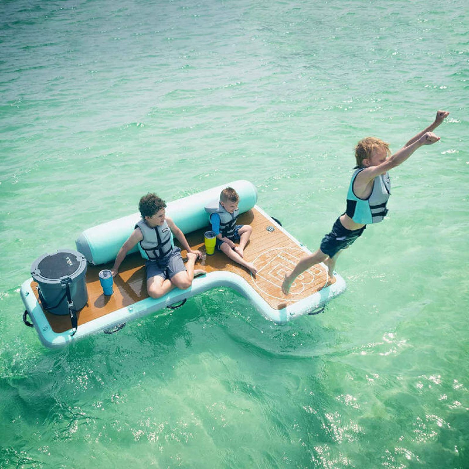 The Bote Inflatable Dock Hangout Provides a Perfect Place to Bask in ...