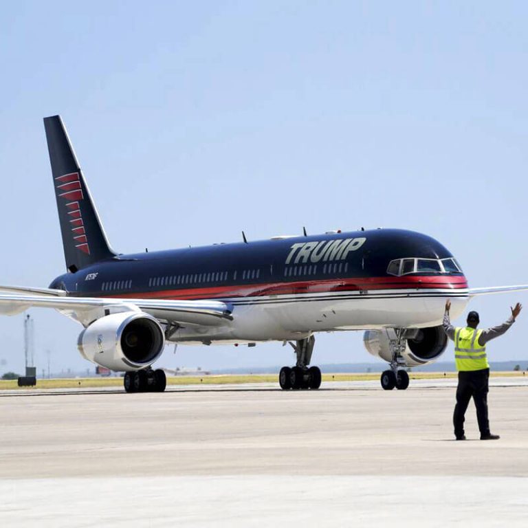Donald Trump’s Boeing 757 Private Jet Has Been Remodeled With New ...