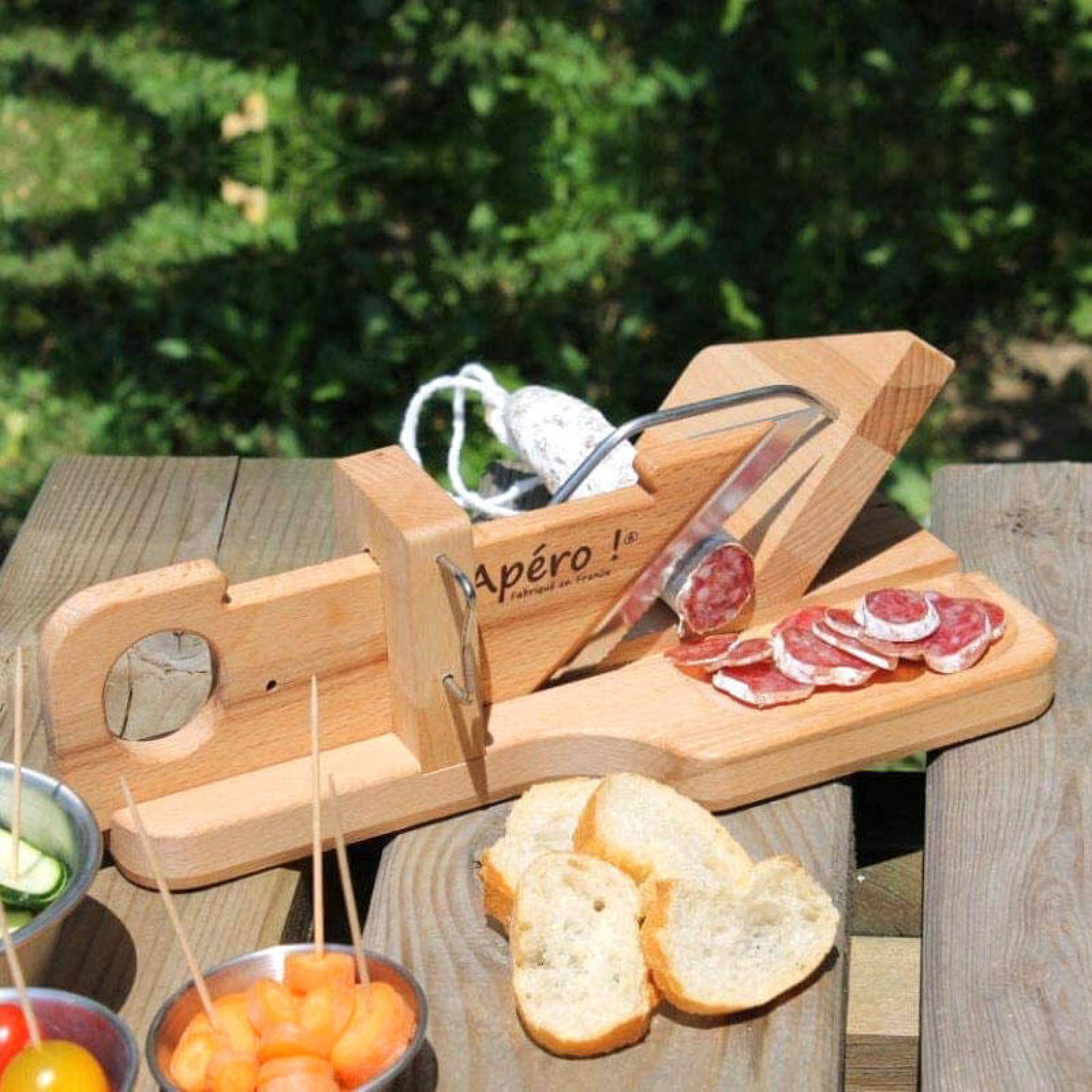 This Sausage & Chorizo Guillotine Slicer Creates Precise and Rapid ...