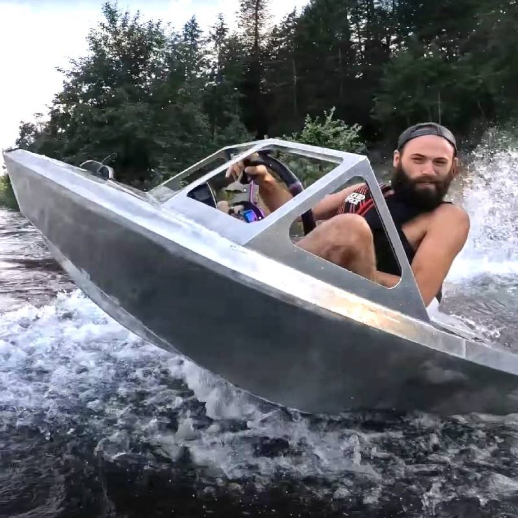 These Mini Jet Boats are a Thrill Seeker’s Best Friend – Suckstobebroke