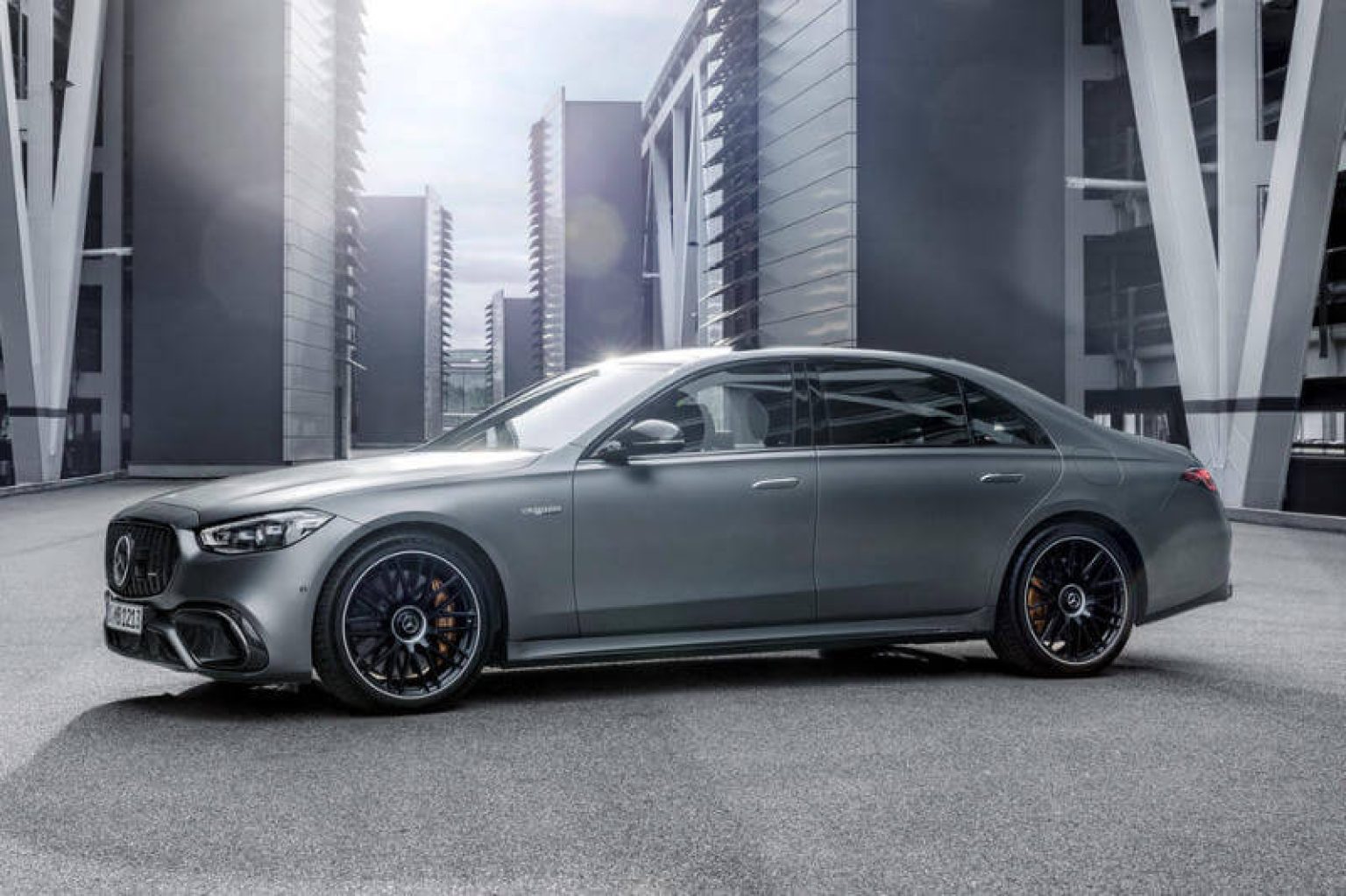 The 791-hp 2023 Mercedes AMG S 63 E Performance Sedan is the Most ...