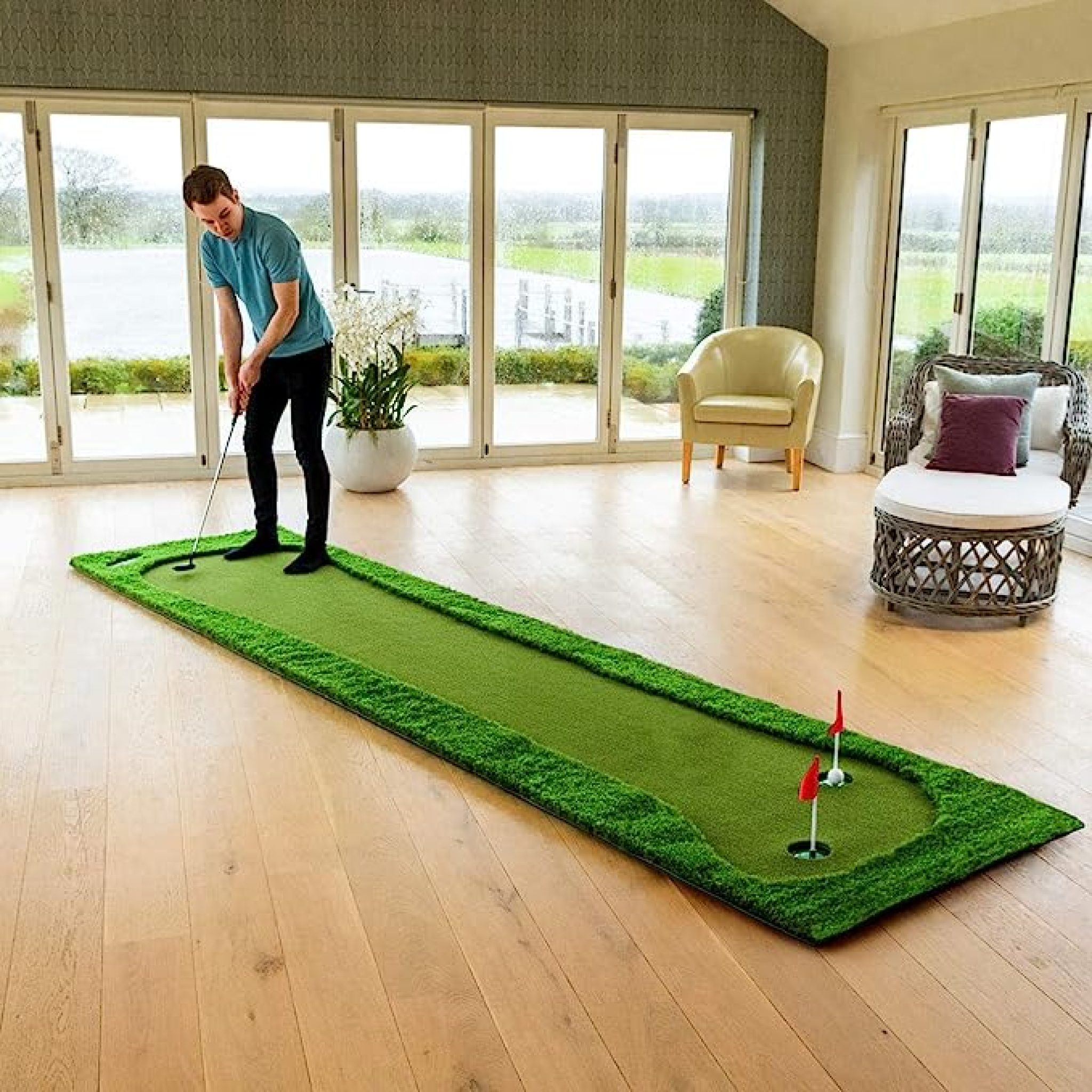 This Professional Golf Putting Mat Helps Sharpen Your Skills at Home ...
